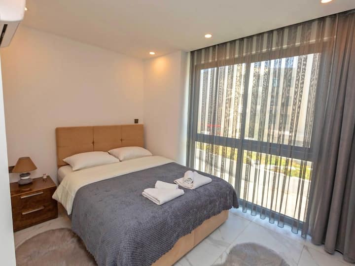 Luxury 2 Bed Apt In Kyrenia With Shared Pool - Girne