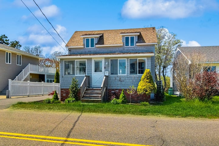 3br Charming Coastal Retreat With Ocean Views - Ogunquit, ME
