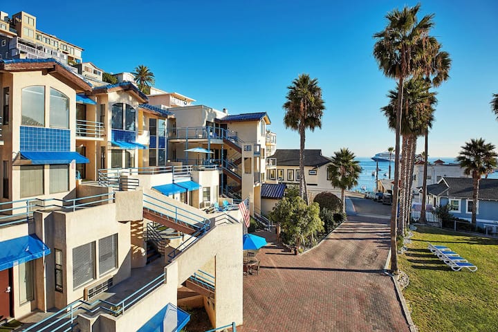 Enjoy Avalon Stay With Stunning Bay Views! - Santa Catalina Island, CA