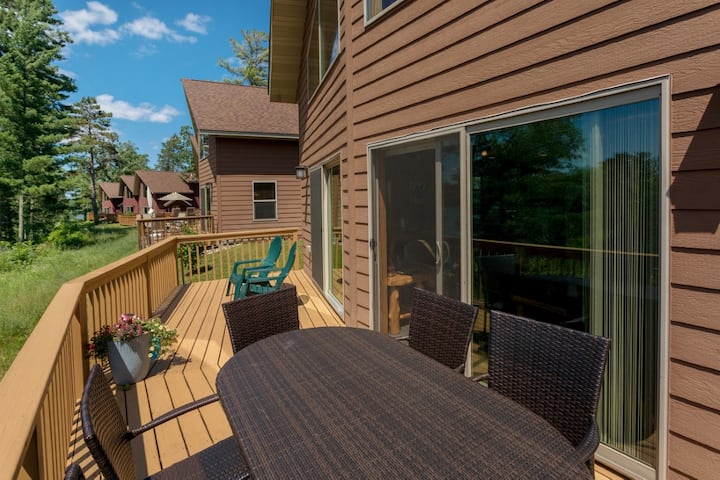 Cabin 103- Closed Loft, Modern, Clean, Comfortable - Walker, MN