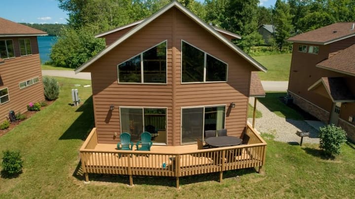 Cabin 109 - Open Loft/ Modern/clean/comfortable - Walker, MN