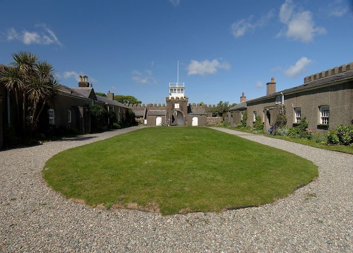 Fort Belan - Tower House - アングルシー島