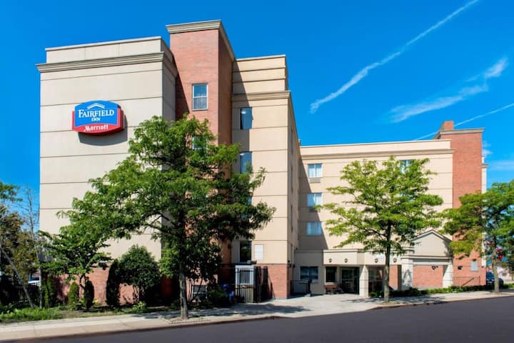 Near Lga Airport | Free Breakfast & Shuttle To Lga - New York