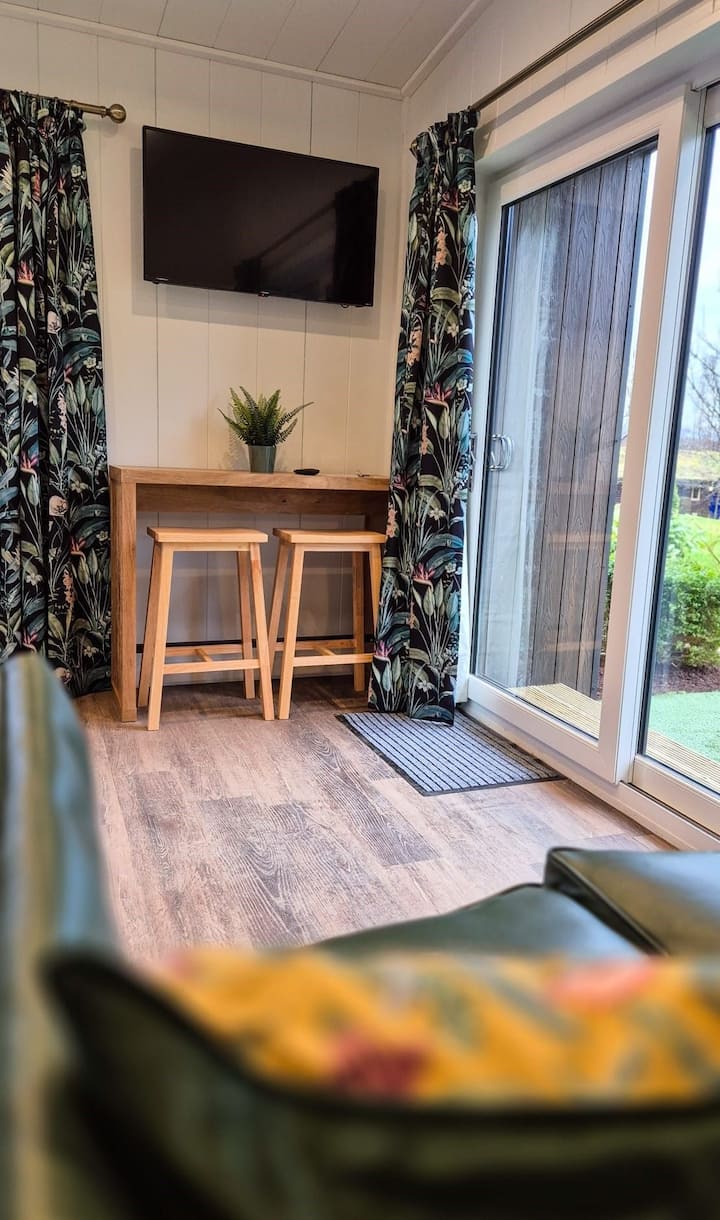 East Loch Lomond Hazel Cabin, Private Beach - Loch Lomond