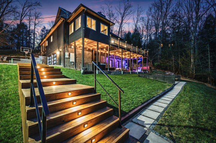 Pool - Basketball - Volleyball - Arcades - Fishing - Gatlinburg, TN