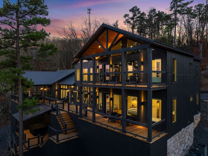 Broken Bow Mountain Cabin |Hottub, Game Room, Deck - United States