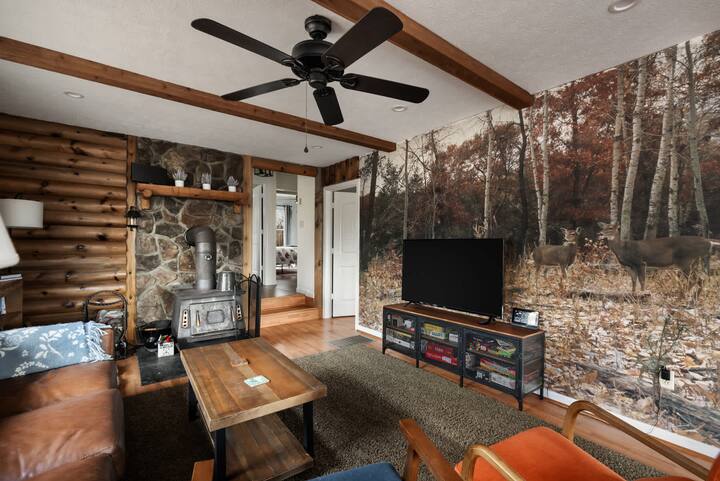 Secluded W Fireplace, Private Pavilion & Fire Pit - Lost River State Park, Mathias