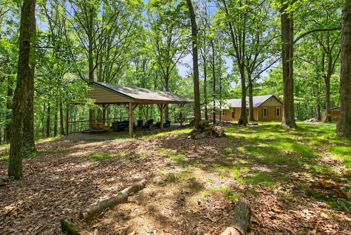 Cozy 3br Chalet W/ Hot Tub & Bbq Grill - West Virginia