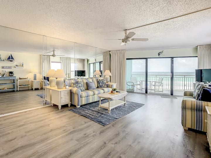 Chateaux Condominium 209-beautiful 1 Bedroom Direc - Indian Shores, FL