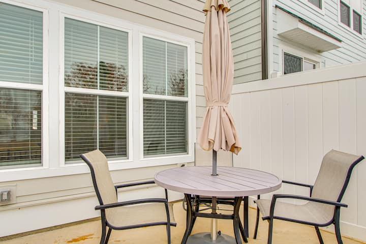 Lake Greenwood Getaway W/ Docks & Waterfront Views - Greenwood, SC