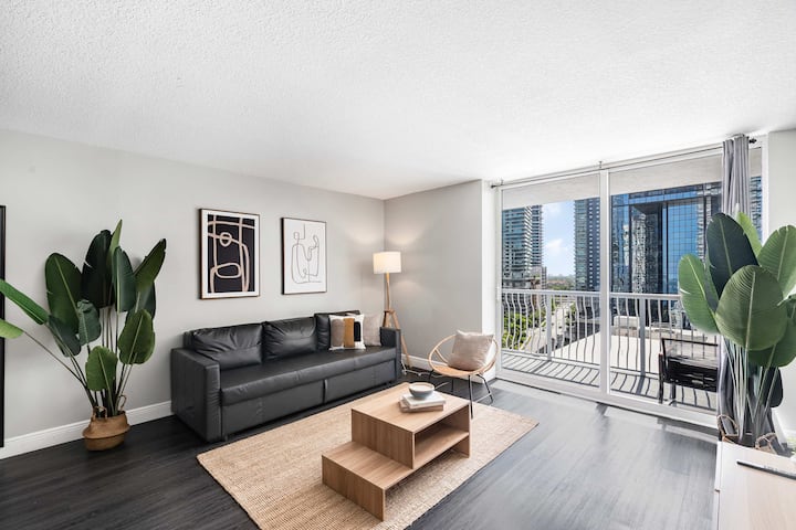 Brickell Bliss: Pool, Gym & Jacuzzi - Miami