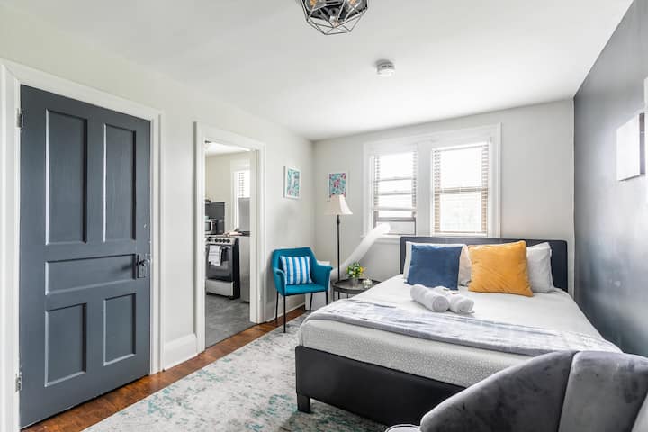 Newly Renovated Modern Studio On James St South - Hamilton, Canadá