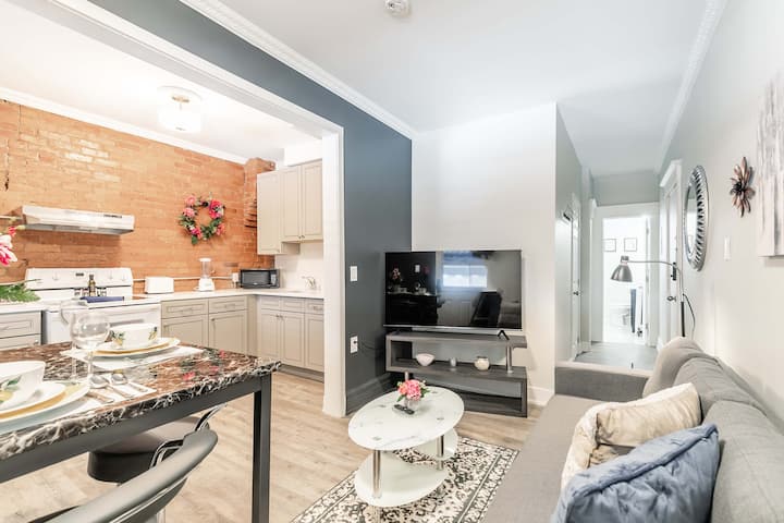 Boutique 2br Apartment On James St North—sleeps 6 - Hamilton