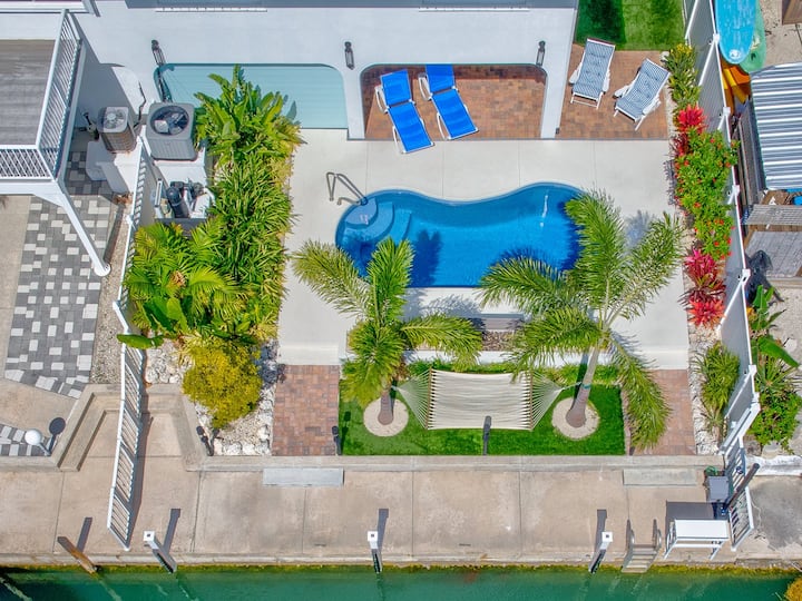 P57 - Charming 2 Bed, 2 Bath Stilted, Half Duplex, - Marathon