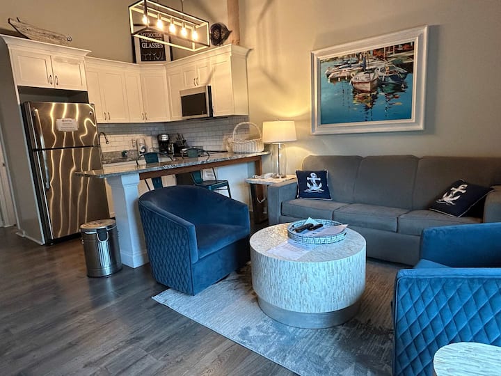 Island Inn - 2 Bedroom & 2 Bath Townhouse - 47g - - Oak Bluffs, MA