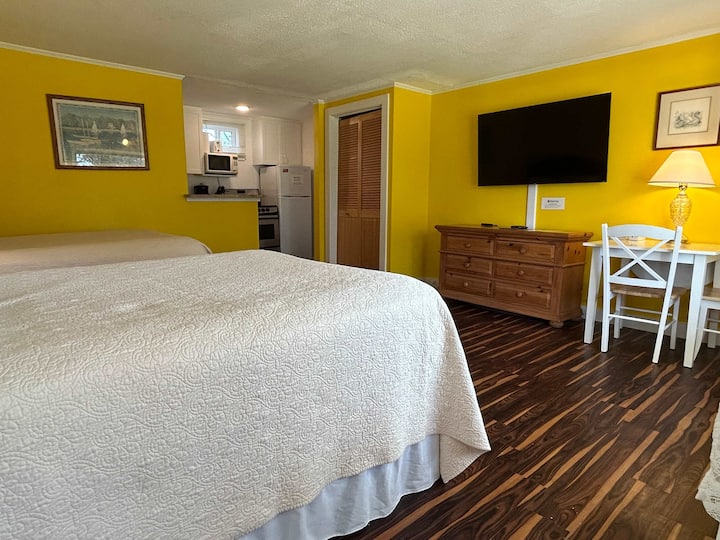 Island Inn - Studio Suite - 14d - Dog-friendly - O - Oak Bluffs, MA
