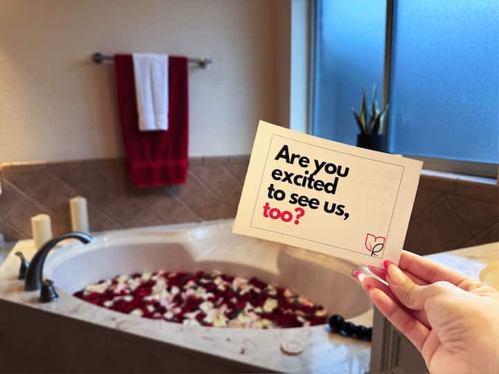 Red Chamber | Luxury Hot Tub Suite Near Ft Hood - Killeen, TX