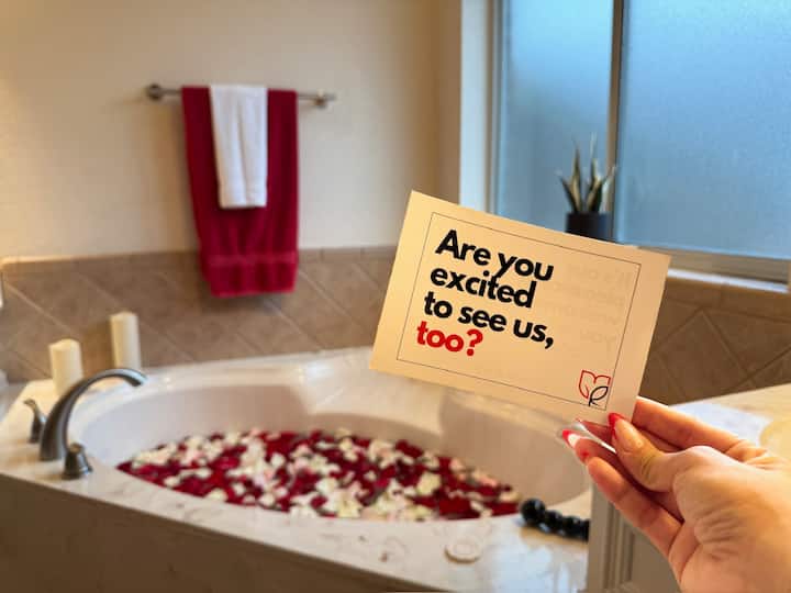Seductive Suite | Swing • Kink Play • Jetted Tub - Killeen, TX