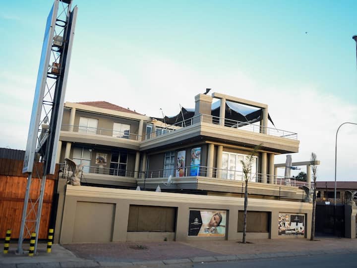 Standard Double Room - Soweto
