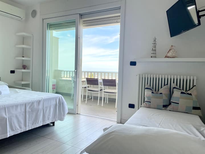 Monolocale Vista Mare Con Parcheggio - Riccione