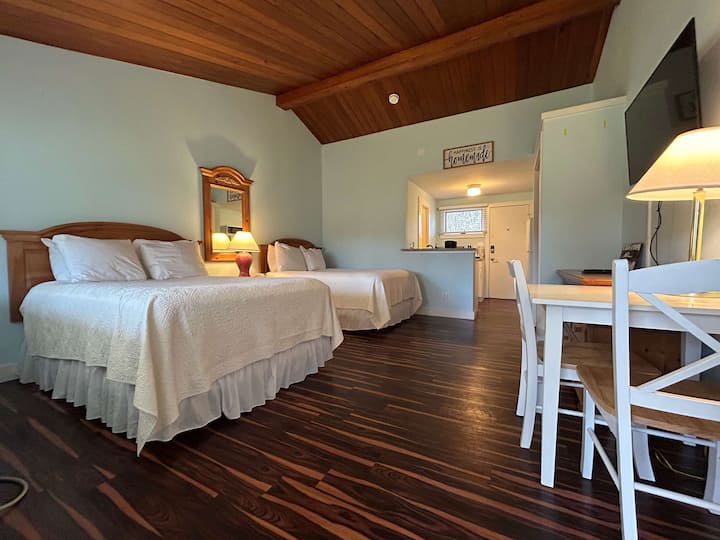 Island Inn - Studio Suite - 26f - Dog-friendly - O - Oak Bluffs, MA