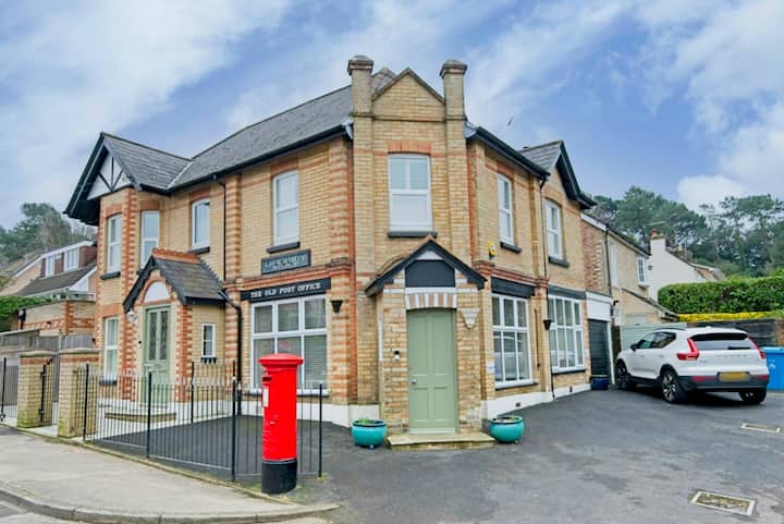 The Old Post Office | Nr Sandbanks, Dog Friendly - Poole