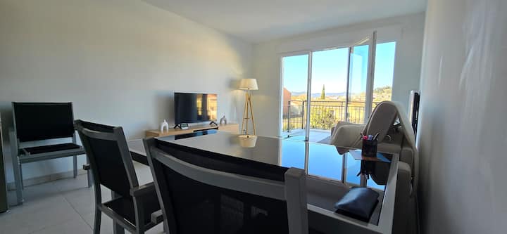 Bel Appartement Pour 2 Avec Balcon - Cogolin