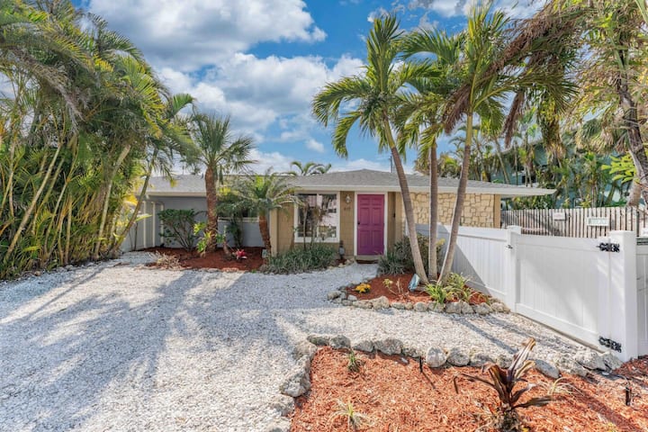 Ocean72, 2bed 2bath With Pool - Bradenton Beach, FL