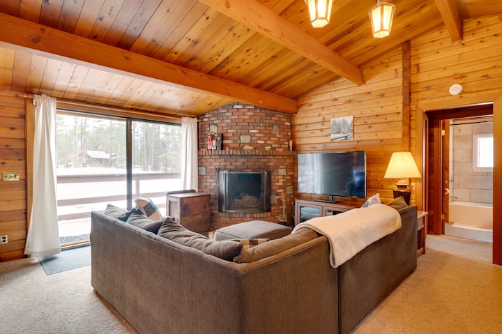 Hike & Ski: Cabin W/ Fireplace In Franconia! - New Hampshire (State)