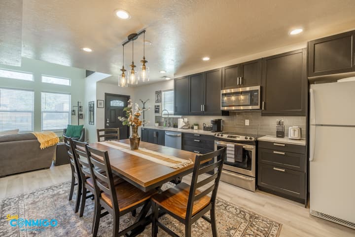 Fire Pit, New Kitchen, Close To Salt Lake & Skiing - Salt Lake City, UT