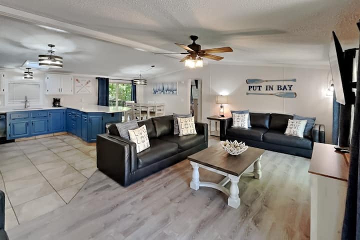 Total Makeover—relax In Style | 10 Ppl | Ic104 - Put-in-Bay, OH