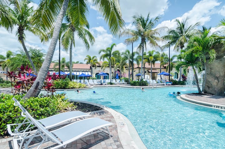 Best Place To Unwind! 3 Units, Pools, Marina! - Naples