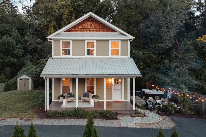 Forest Haven | Hot Tub, Fire Pit & Coffee Bar - Asheville, NC