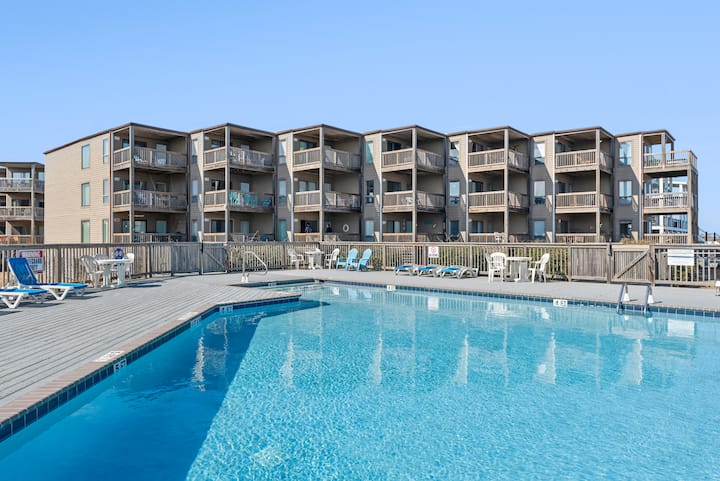 Delightful Diversion: Oceanfront Condo | Shared - Duck, NC