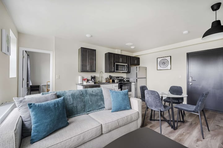 2br Luxury Suite Near Henry Ford - Detroit, MI