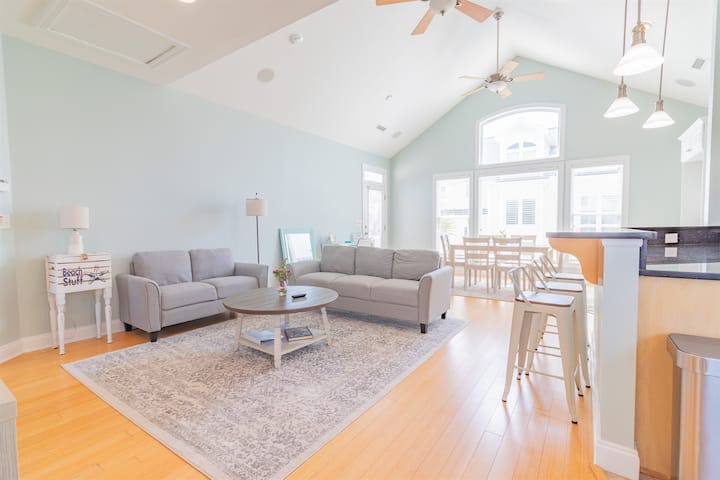 New Listing | 0.1 Miles To Beach| Pool Access - Surf City, NC