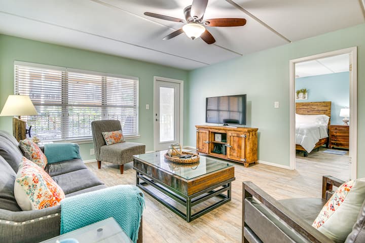 Walk To Beach: Condo W/ Pool Access In Texas! - South Padre Island