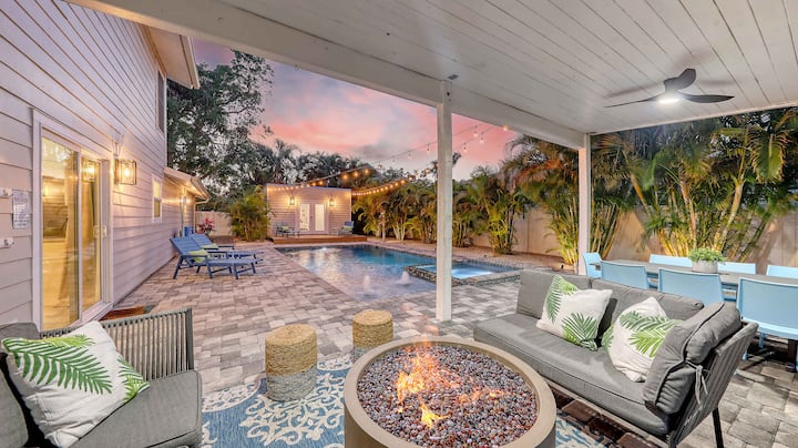*New* Pool, Fire Pit, Guest House, Bunks-near Ami - Bradenton Beach, FL