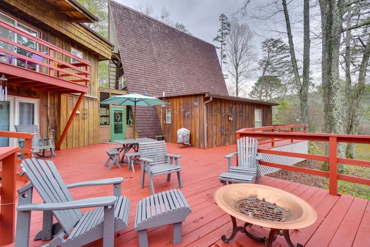 A-frame Cabin W/ Spacious Yard In Tellico Plains! - Tellico Plains, TN