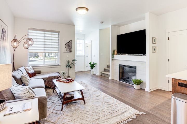 Hike, Bike & Ski: All-season Bend Escape - Bend, OR