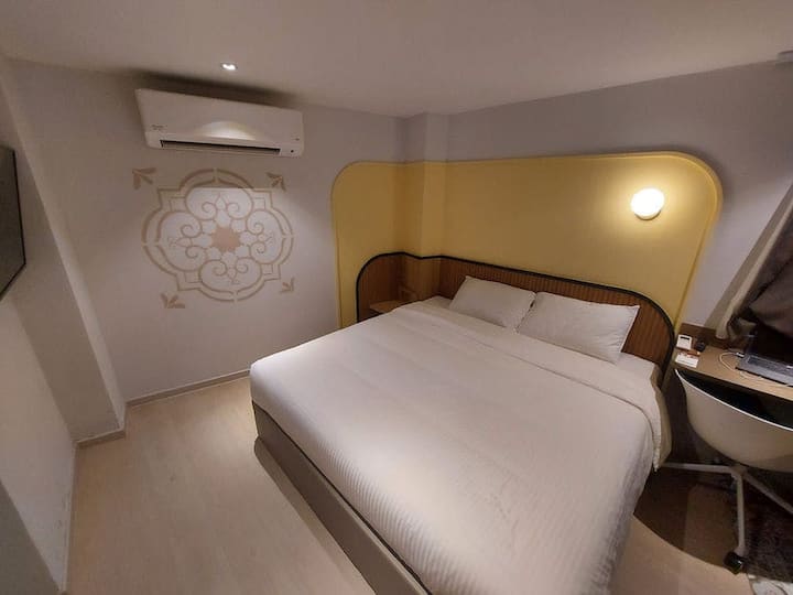Deluxe King Room - Changi