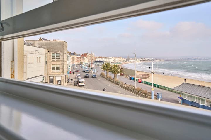 Host & Stay | Beachside Gallery - Weymouth