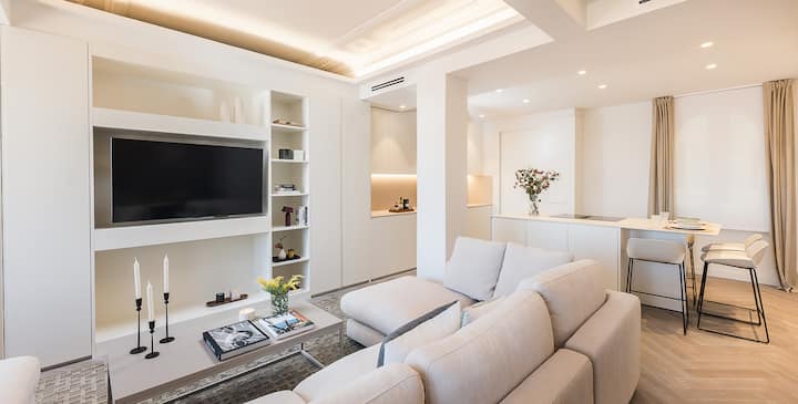 Homeclub | Amazing 3br Apartment In  Ciutat Vella - Valencia