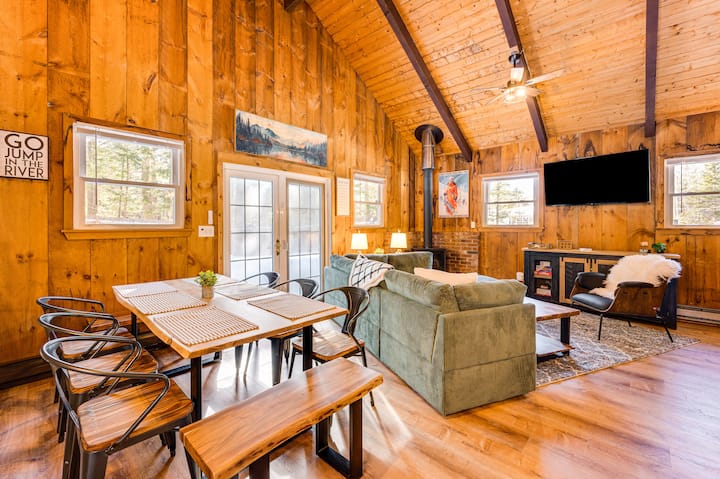2 Mi To Conway: Cozy Cabin W/ Grill & Yard! - Conway, NH