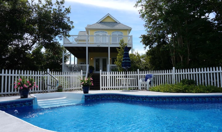 Pet Friendly, Oceanside Interior Home With - Emerald Isle, NC
