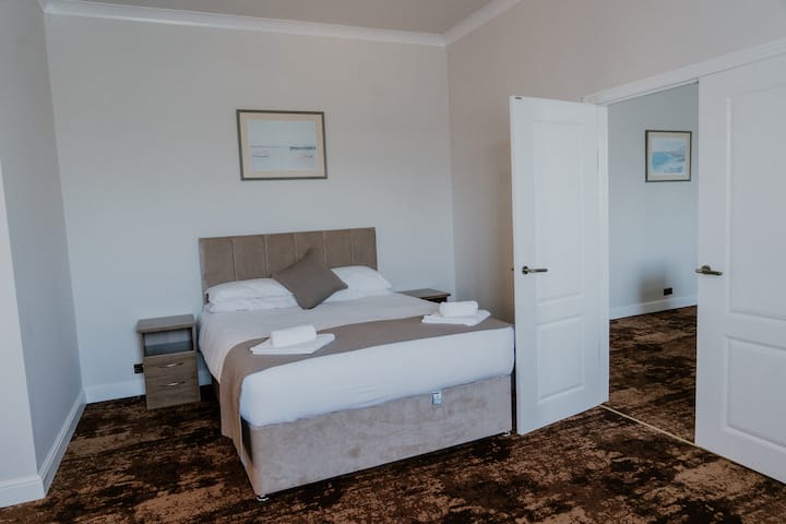 Family Suite With Living Area And En Suite - Forest of Dean