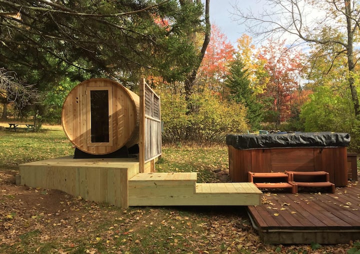 Cozy Farmhouse W/ Hot Tub | 5 Mins From Hunter Mtn - Tannersville, NY