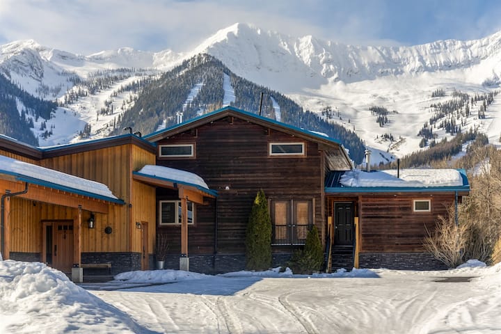 Epic Views With Hot Tub, Sauna & Fitness Room. - Fernie