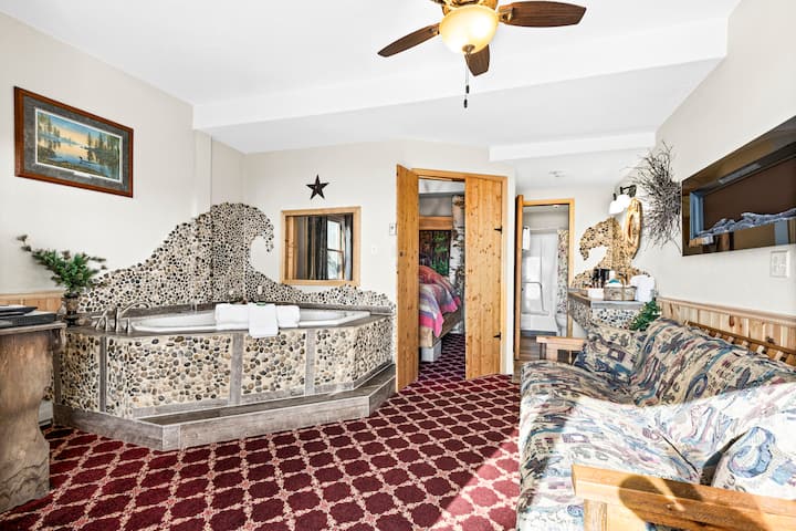 Rustic Stay Near Spirit Mountain & Hiking Trails - Duluth, MN