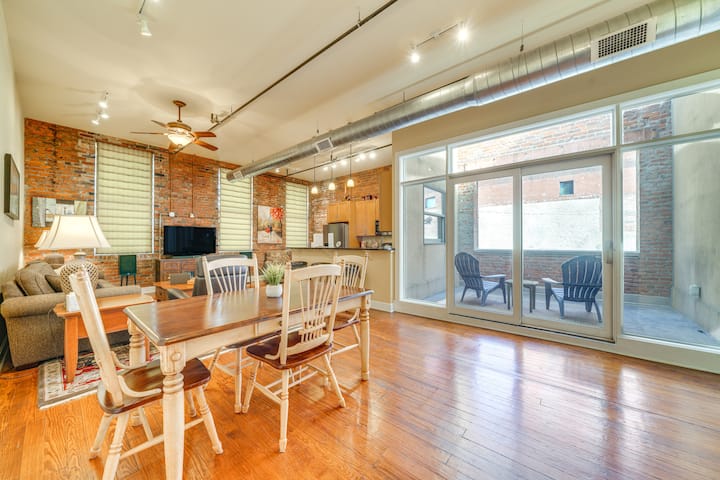 Downtown Louisville Escape: Perfect For Events! - Louisville, KY